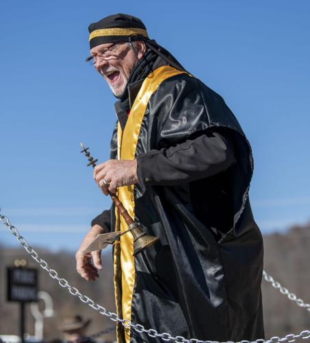 Recent Christmas parade breaks records for attendance, participation ...