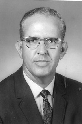 Dr. Thomas Jesse Busey, Jr. | Funeral Notices | fayette-news.net