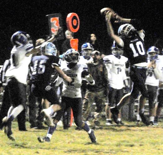 Meadow Bridge thumps Montcalm 52-18 | Sports | fayettetribune.com
