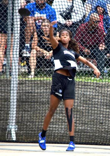Riverside’s Groom claims state track discus title | Sports ...