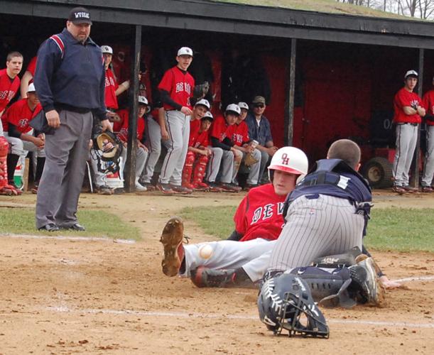 Oak Hill nips Greyhounds 12-9 | Sports | fayettetribune.com