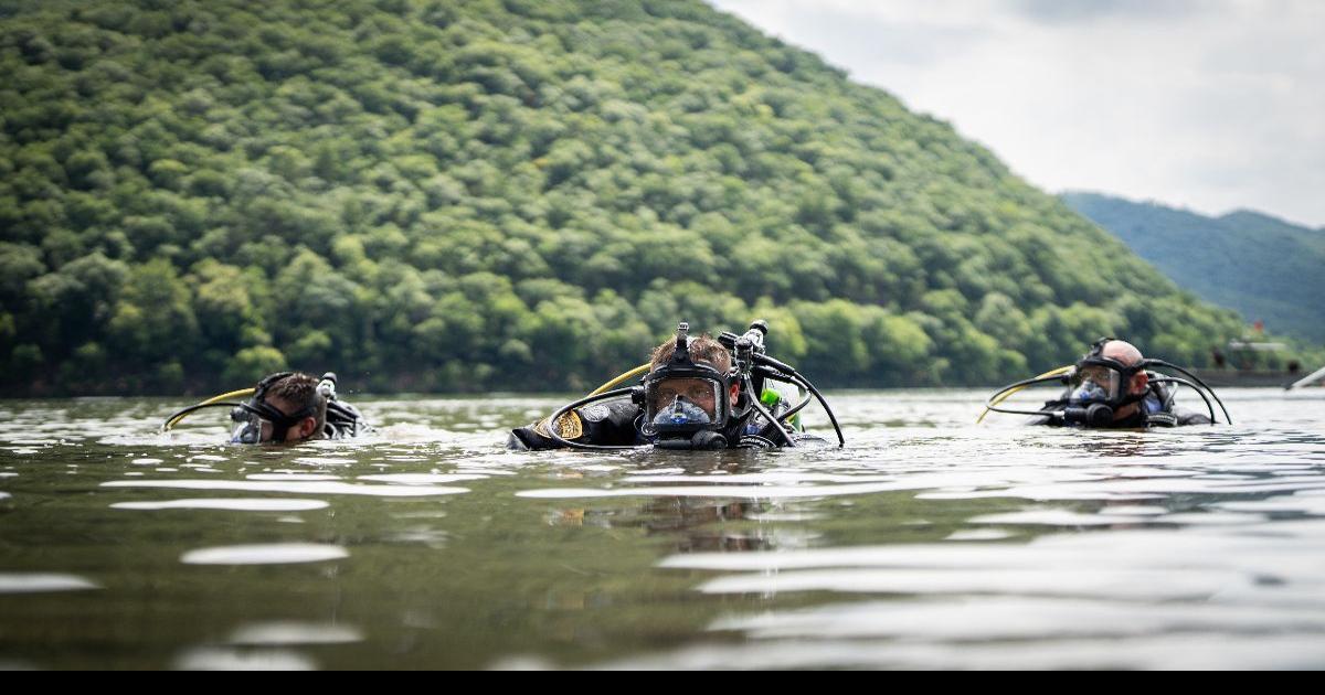 WVDNR Law Enforcement Dive Team introduced | Sports | fayettetribune.com