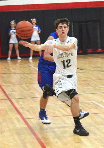 Pirates cruise by Patriots for section crown | Sports | fayettetribune.com