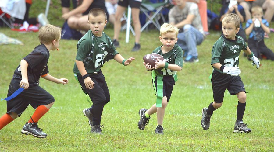 Midget league football action | Sports | fayettetribune.com