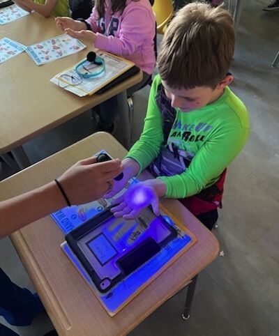Nurse gives second graders lesson in hand washing | Community ...