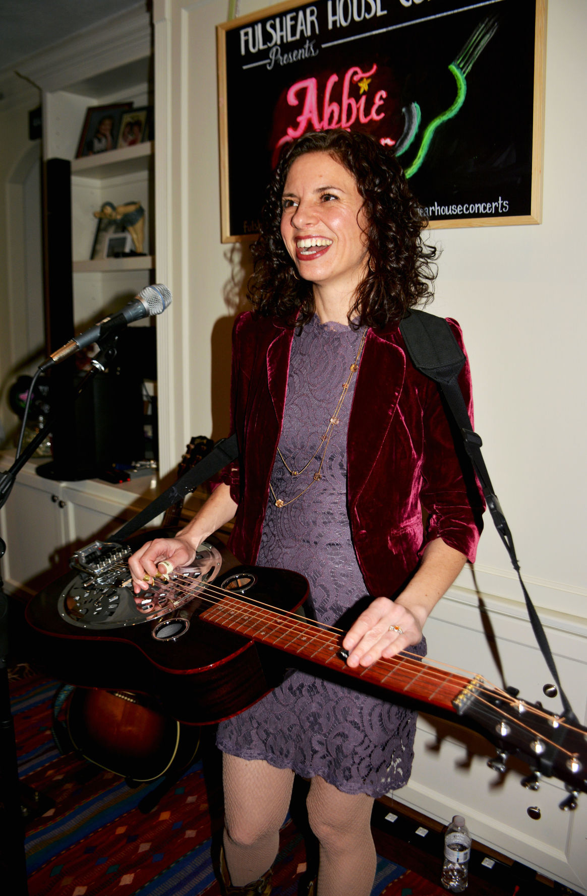 Artist performs at Fulshear House Concert | Arts And Entertainment | fbherald.com