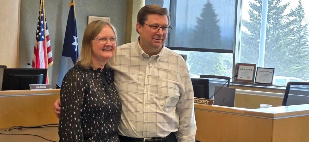 Changing of the guard: Vipond assumes duties of outgoing auditor’s office | | fergusfallsjournal.com