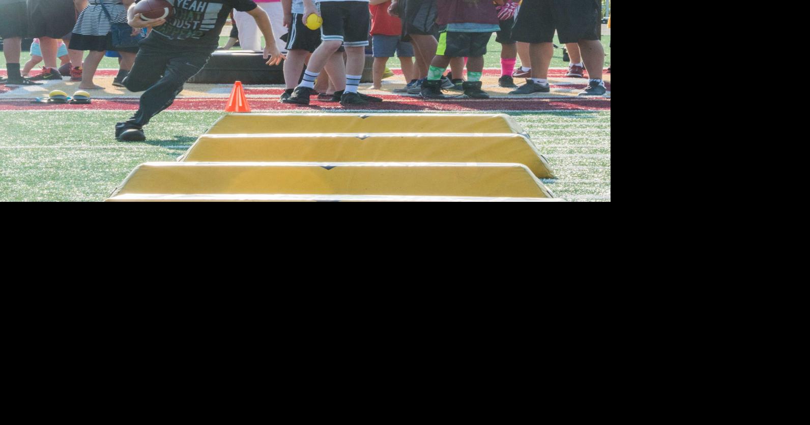 Gridiron greeters: Fergus Falls football team hosts ‘Meet the Otters ...