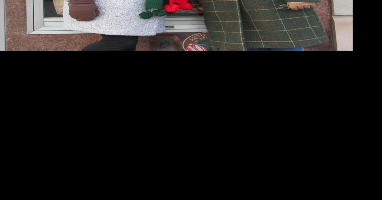 Ringing in 20 years of holiday shows: Linda & Wendy return to A Center ...