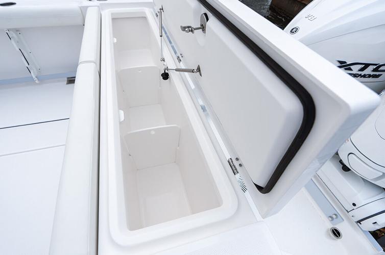Everglades 335cc | Boating | floridasportfishing.com