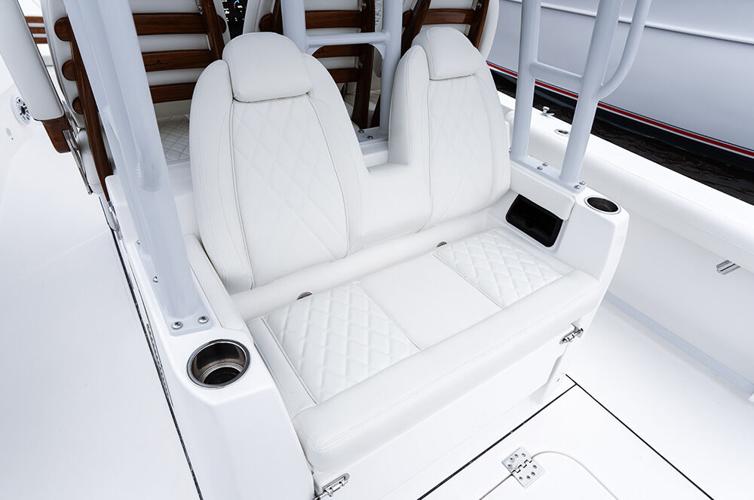 Everglades 335cc | Boating | floridasportfishing.com