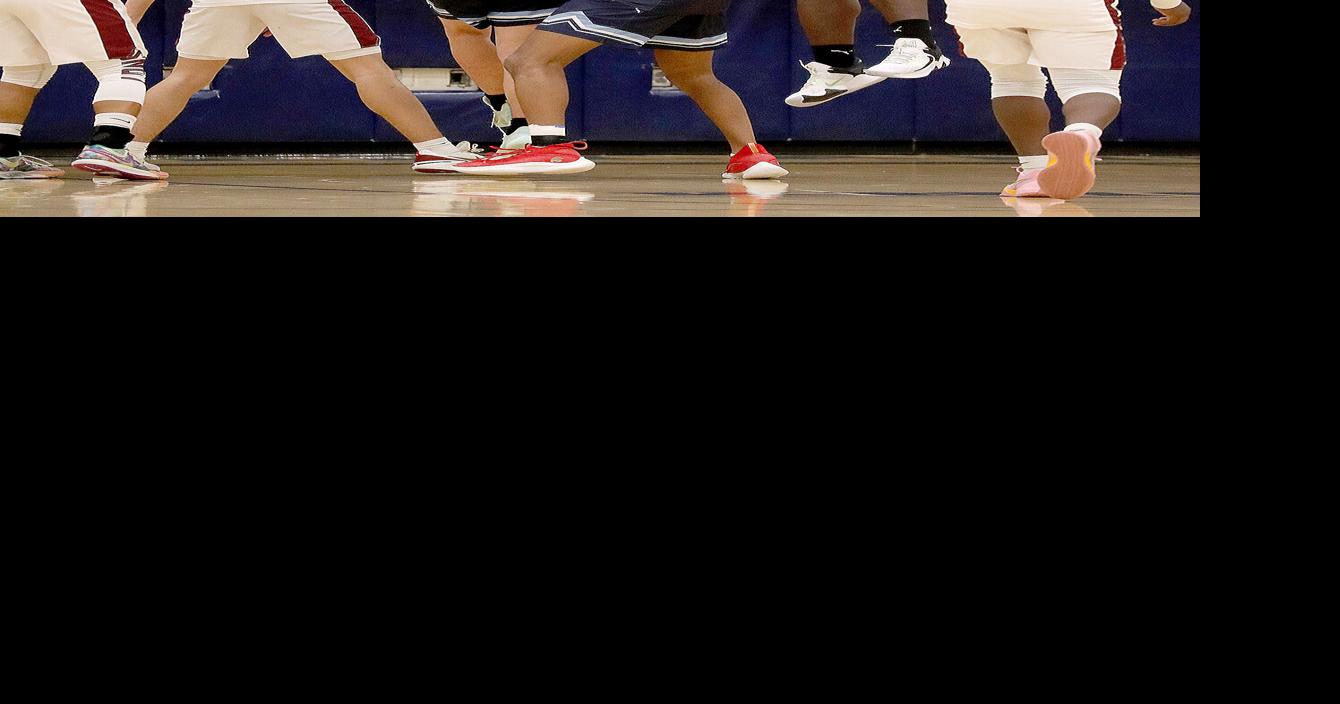 BOYS BASKETBALL: Lyons advances back to the sectional championship ...