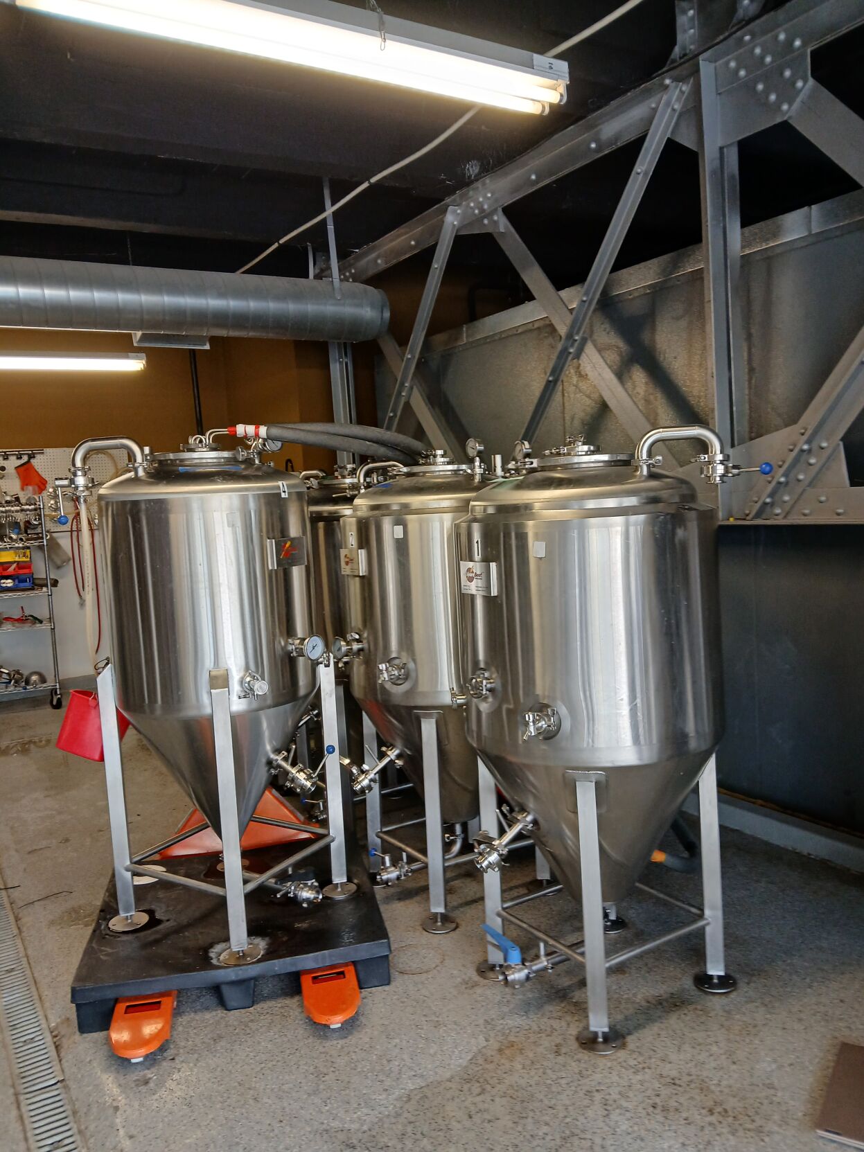Fall Street Brewing reimagines itself ... across the street | Business ...