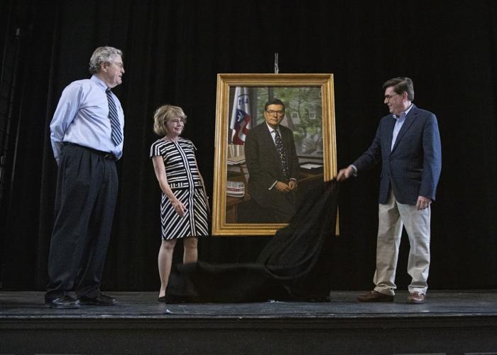 A portrait in leadership: HWS unveils painting of former president Mark ...