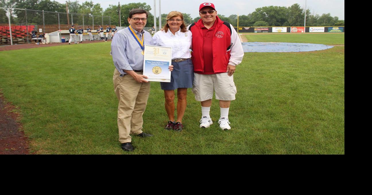 Helming honors Mark Gearan with Liberty Medal | News | fltimes.com