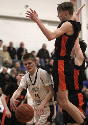 BOYS BASKETBALL: Lyons excels in fourth after fierce C3 semifinal ...