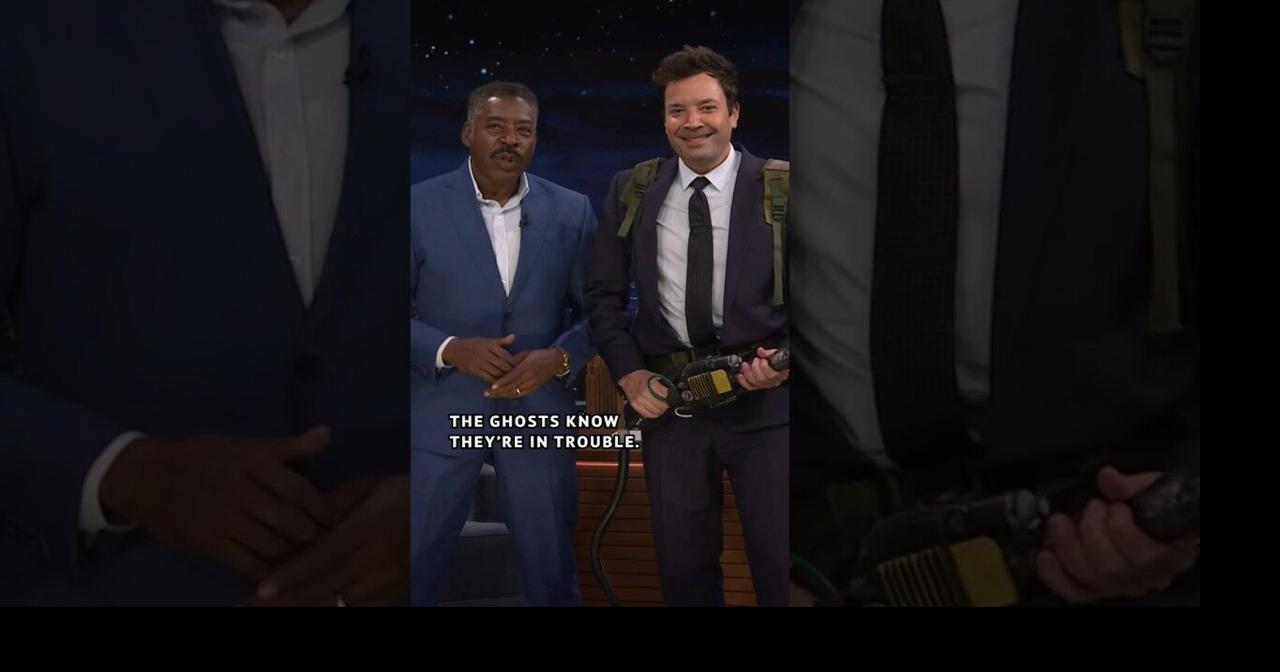 #BillMurray & #ErnieHudson teach Jimmy how to use a proton pack 👻 # ...