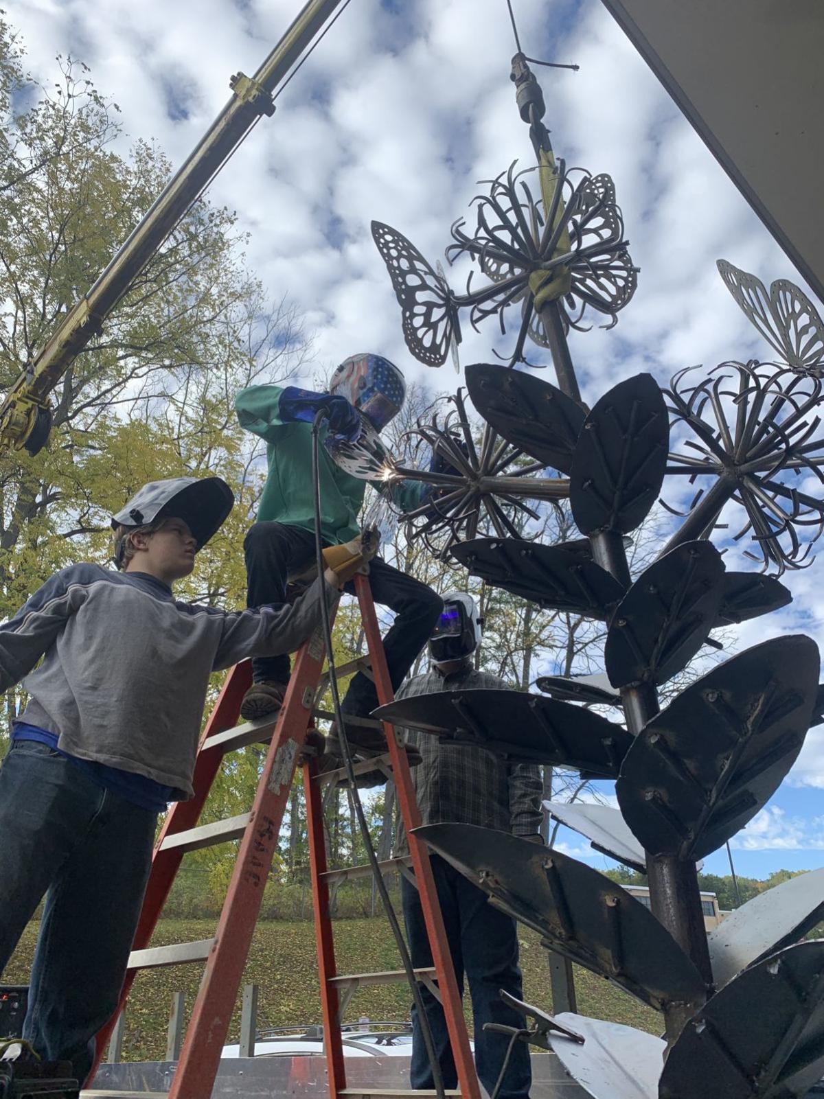 Putting it all together: Metal artist helps youth, adults create art ...