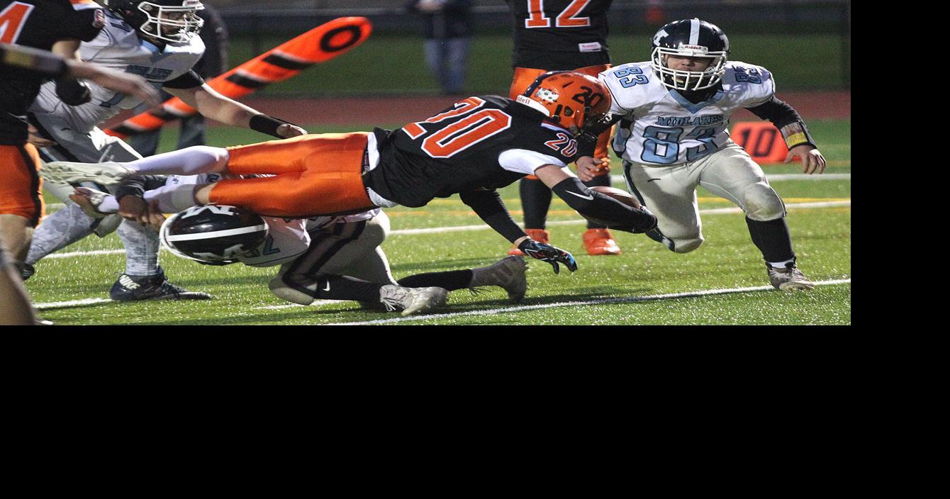 HS FOOTBALL: Waterloo thumps Midlakes to advance | Sports | fltimes.com