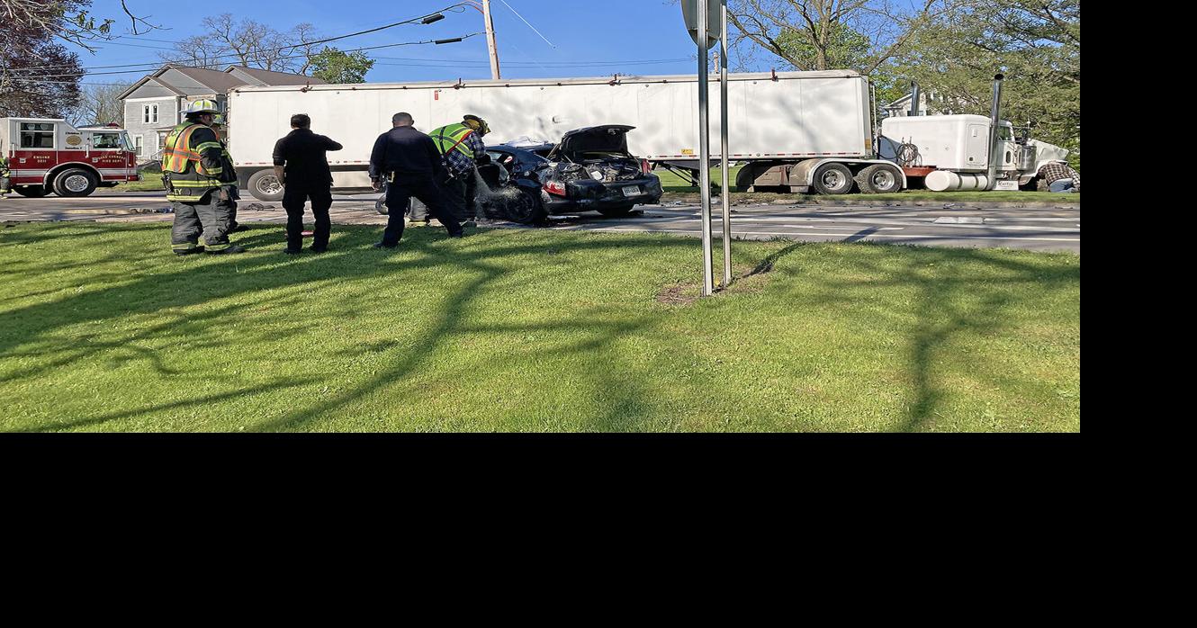 Three hurt in Oaks Corners crash | News | fltimes.com