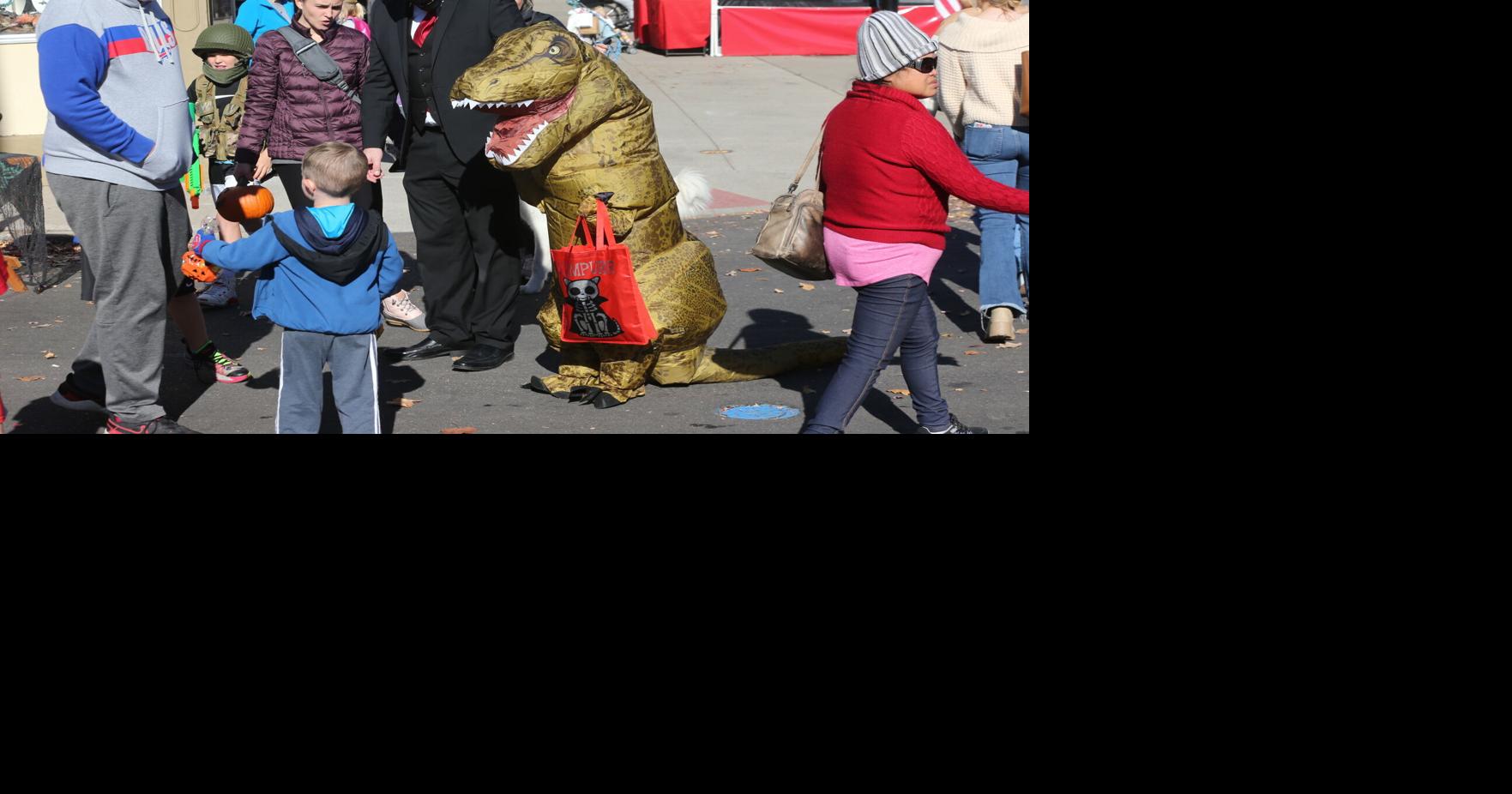 Photo gallery: Fall in Canandaigua Halloween event | News | fltimes.com