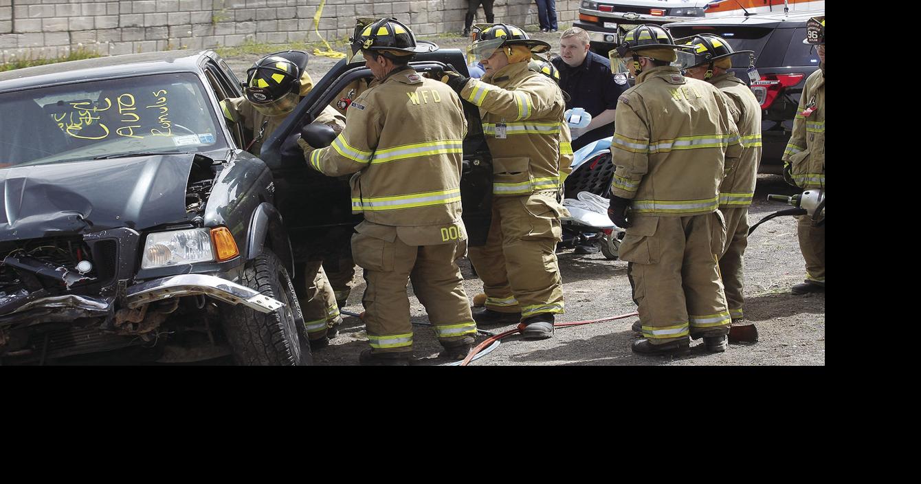 Mock DWI crash designed to offer sobering lesson | News | fltimes.com