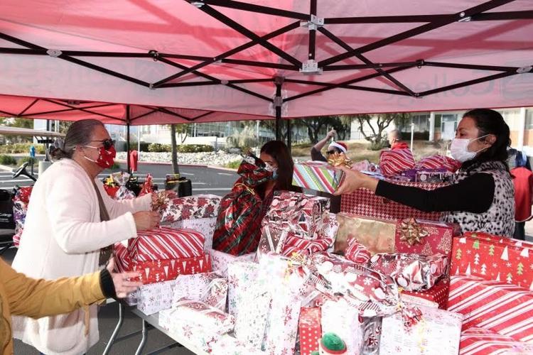 Chaffey College distributes 230 holiday gifts to students in need ...