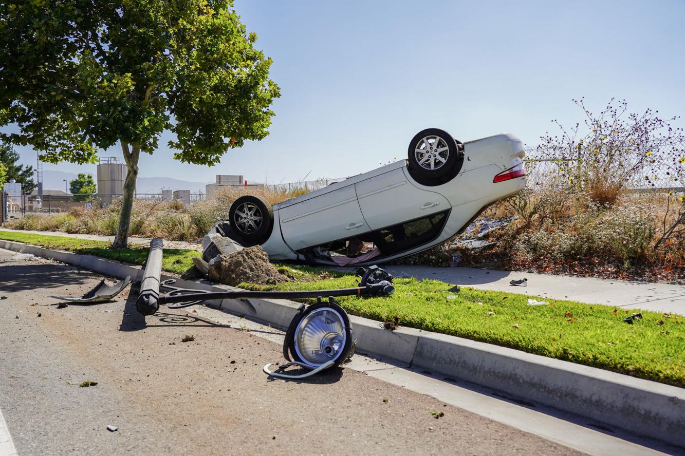 Man suffers minor injuries when car smashes into pole in Fontana | News ...