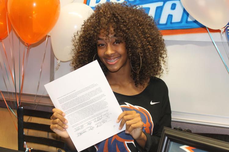 India Kelly of Jurupa Hills receives scholarship to play for Boise ...