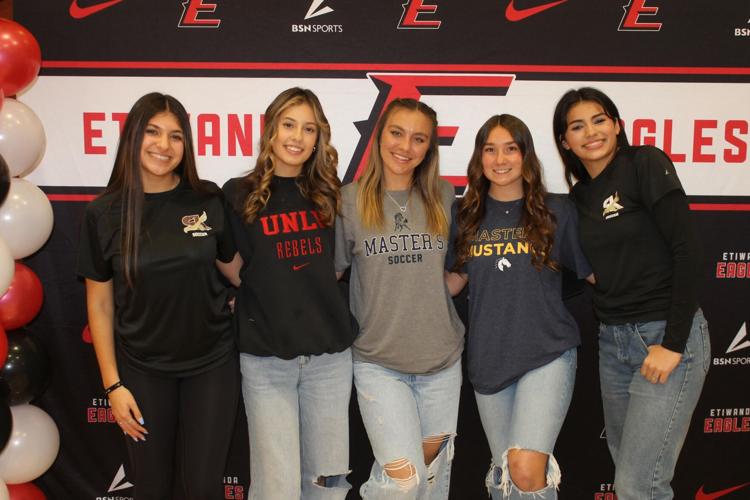 Sixteen Etiwanda High School athletes receive college scholarships ...