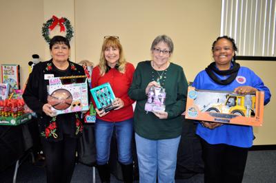 Service clubs join together to help make holidays happy for ...