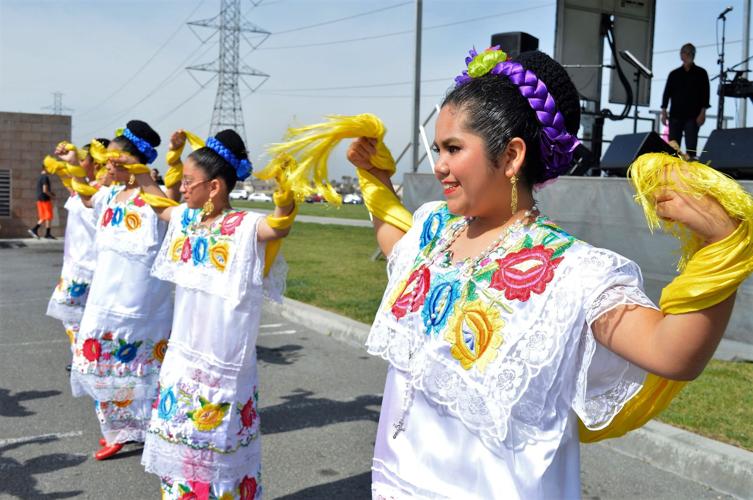 Thousands of residents have fun during Easter egg hunts in Fontana; see ...