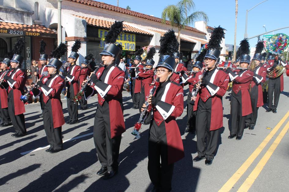 Fohi Band members enjoy Christmas Parade after taking third place in ...