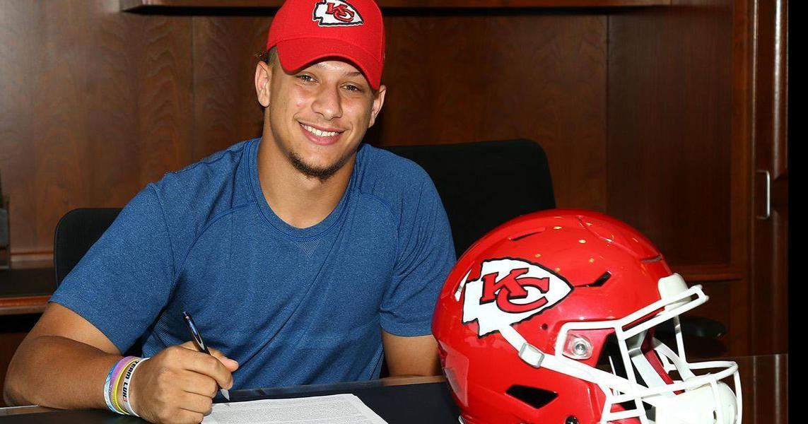 Patrick Mahomes Signs the Largest Contract In Sports History | Sports ...