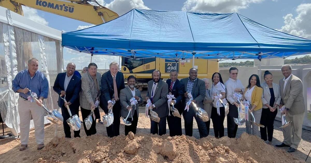 Congressman Al Green Delivers $5 Million in Federal Funding to Metro at ...