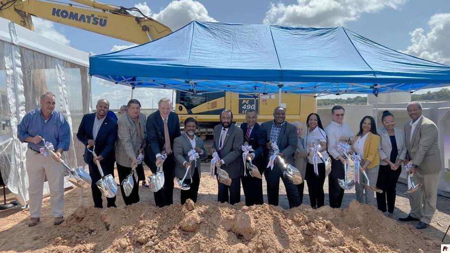 Congressman Al Green Delivers $5 Million in Federal Funding to Metro at ...