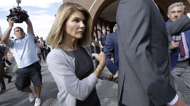 Lori Loughlin released from prison after serving 2-month sentence in ...