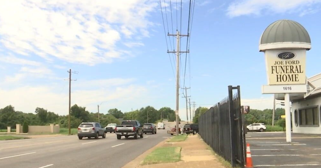 Woman frustrated about Memphis funeral home keeping her mom's ashes for ...