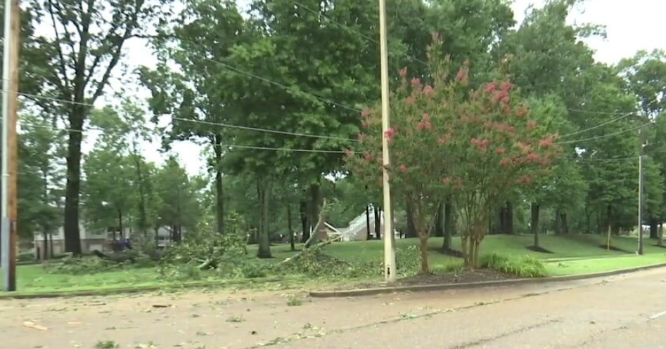 Collierville residents still dealing with power outages, traffic light ...