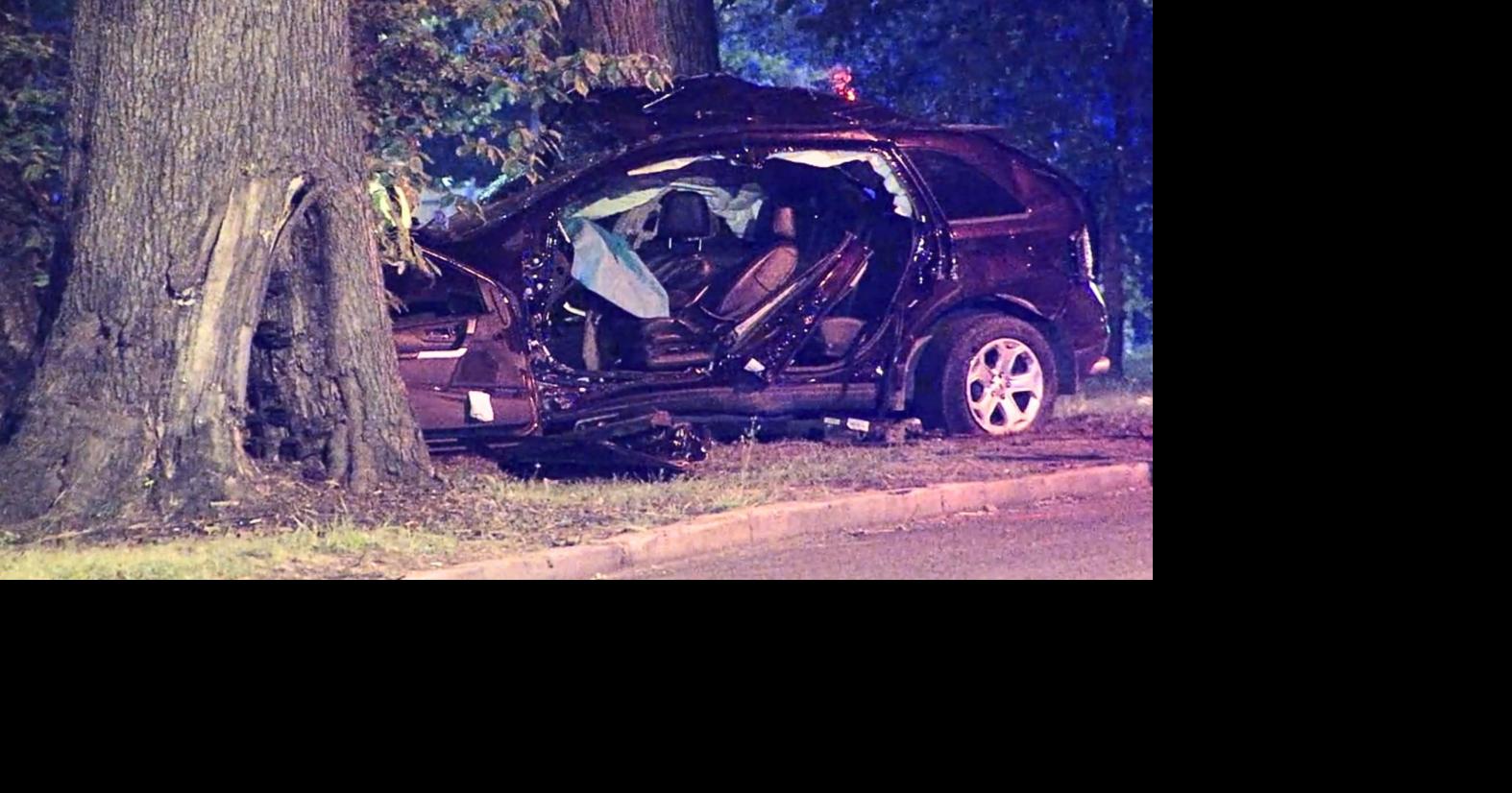 Woman Dead Man Hospitalized After Car Crashes Into Tree In South Memphis Mpd Says News 1593