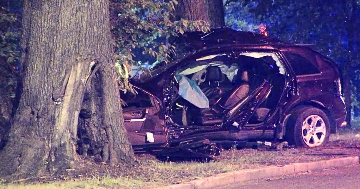 Woman Dead Man Hospitalized After Car Crashes Into Tree In South Memphis Mpd Says News 1593