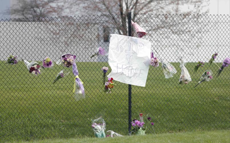 Photos: Prince fans pay tribute to his memory, music | News ...