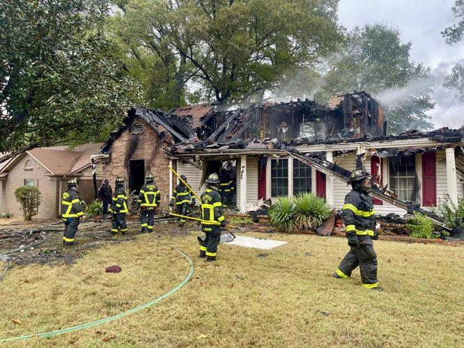 PHOTOS: Memphis Firefighters tackle blaze at house near the airport ...