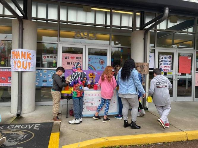 PHOTOS: Mississippi elementary school students show love on First ...