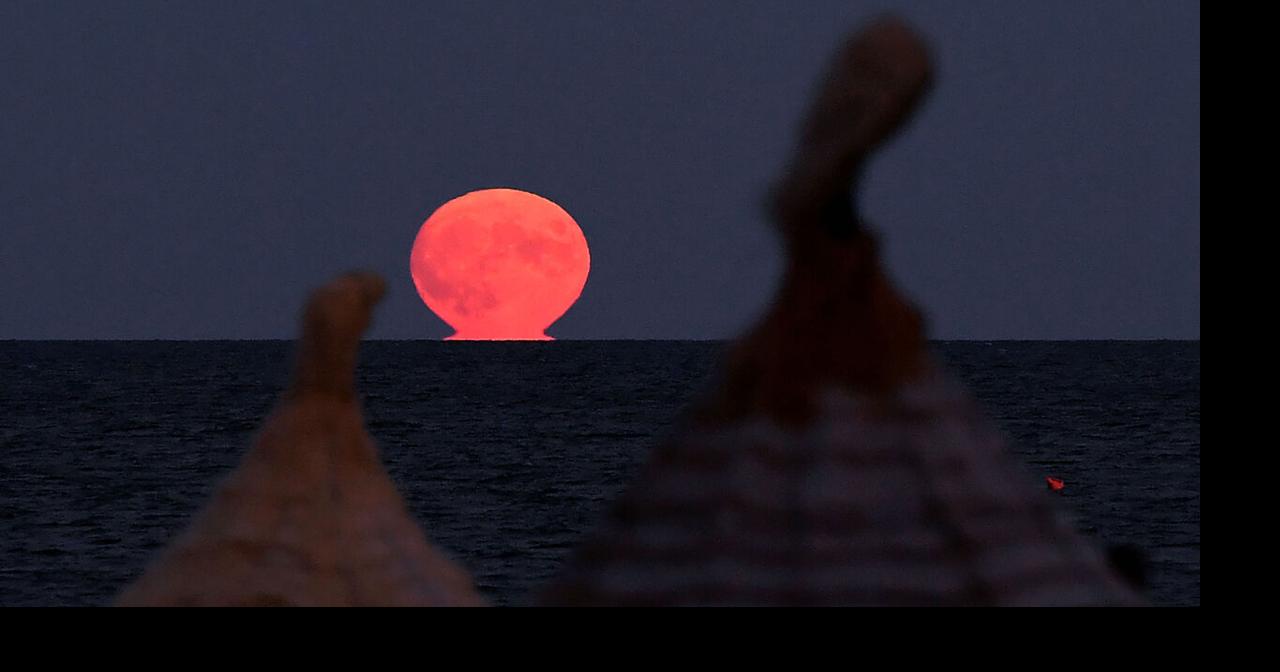 Full Corn Moon 2020: 10 stunning photos of September’s full moon ...