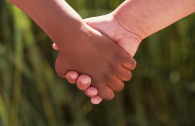 do friends hold hands