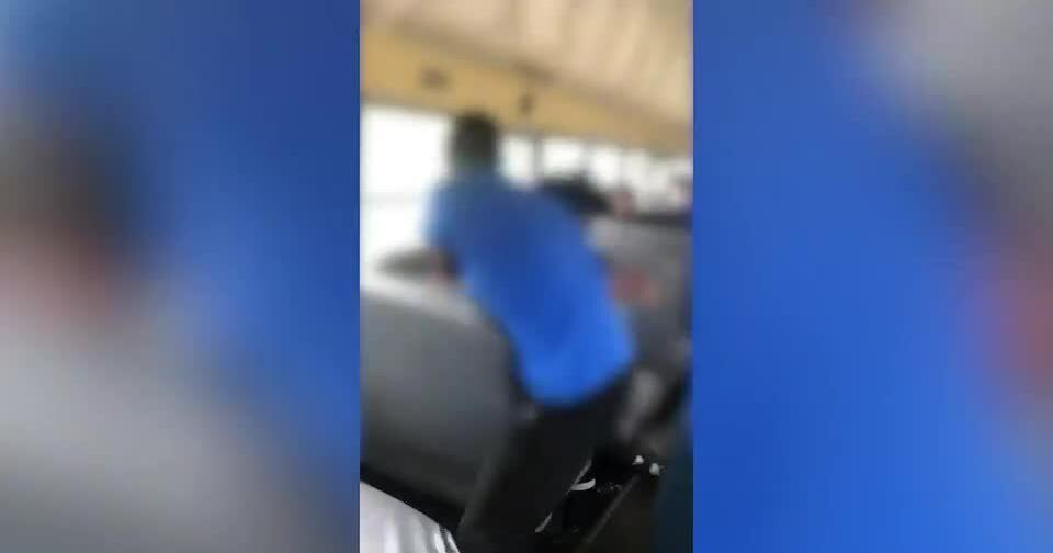 Mother encourages kids to fight over $28 on Memphis school bus, student ...