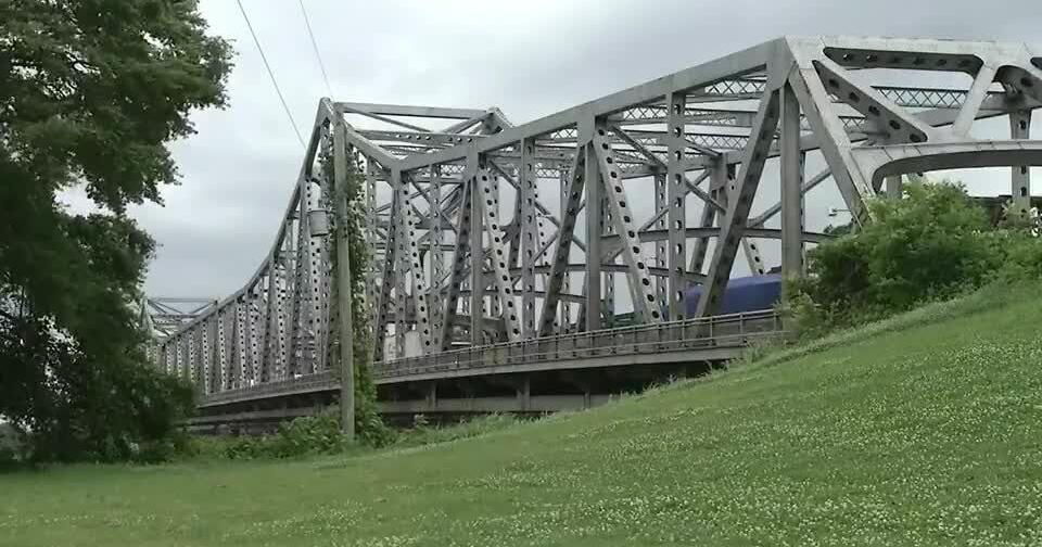 WATCH: Initial meetings ask public input on replacing I-55 bridge over ...