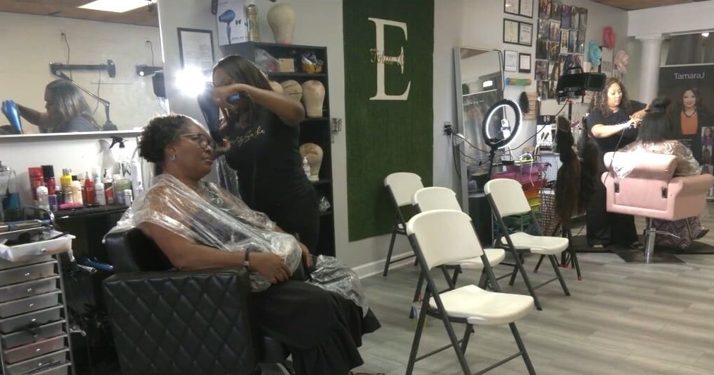 Cordova beauty salon doles out free hairdos | News | fox13memphis.com