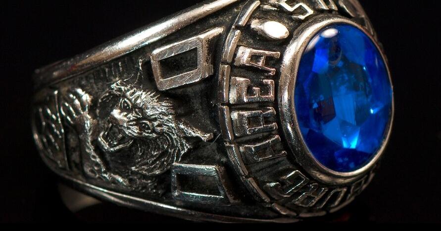 Man who found class ring in 1985 hunting crawdads finally finds its owner | Trending ...